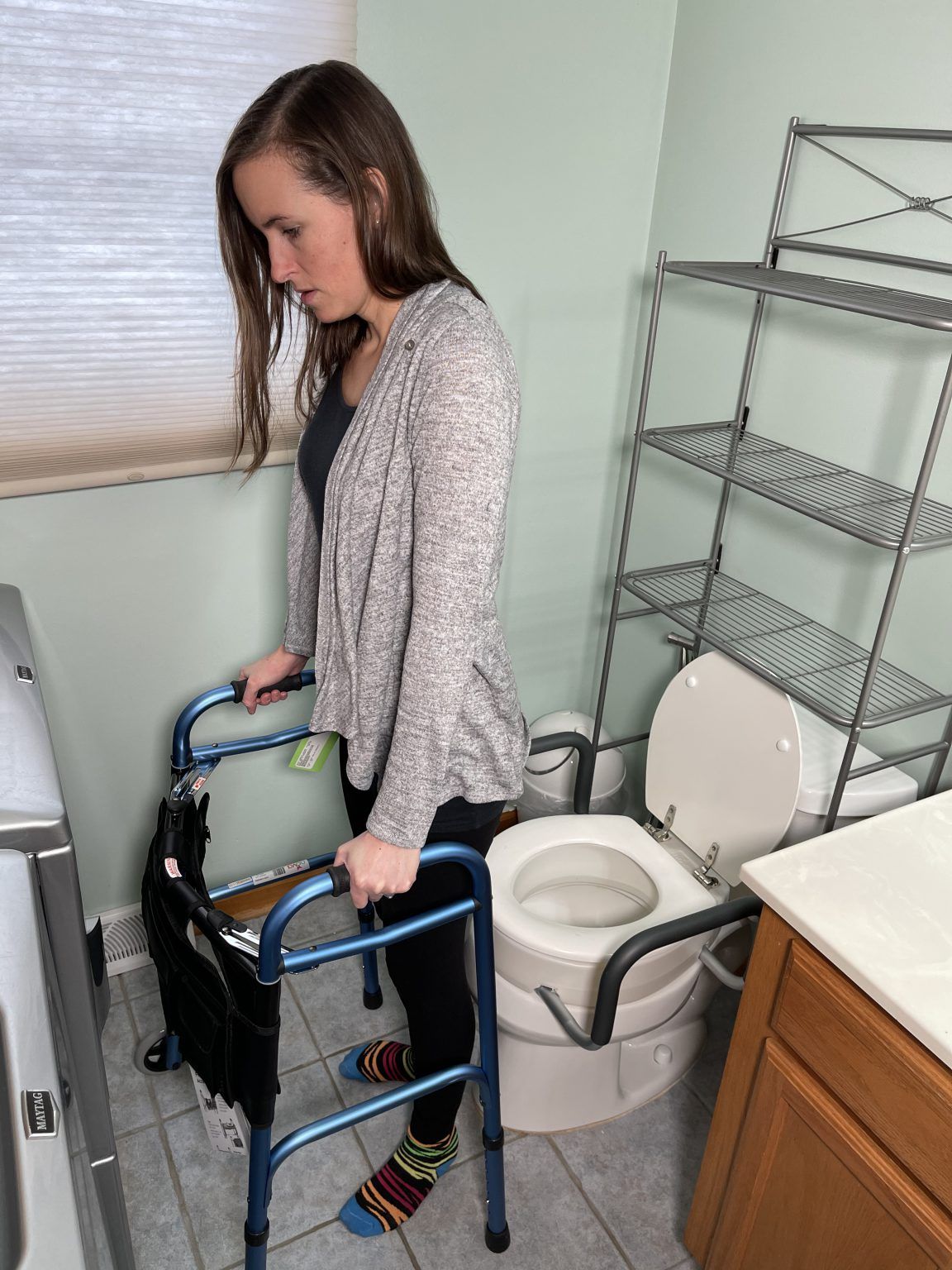 How to Use a Toilet After Hip Replacement - EquipMeOT